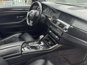 Grey BMW 530 2010 in Vilnius, with an engine capacity of 2.99 L and mileage of 321 thousand km for 7900 €, photo 12 on AUTOMOTO.COM.LV