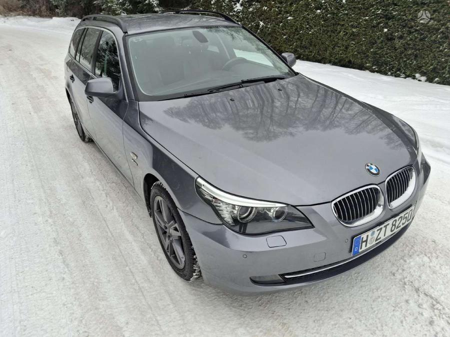 Grey BMW 530 2010 in Prienai, with an engine capacity of 2.99 L and mileage of 263 thousand km for 4400 €, photo 9 on AUTOMOTO.COM.LV