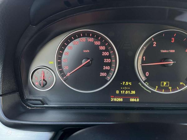 Pelēks BMW 530 2010 Šauļi, ar dzinēja tilpumu 2.99 L un nobraukumu 316 tūkst. km par 5950 €, foto 10 vietnē AUTOMOTO.COM.LV