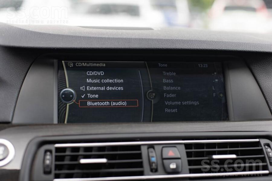 Pelēks BMW 530 2010 Rīga, ar dzinēja tilpumu 3.00 L un nobraukumu 308 tūkst. km par 9990 €, foto 26 vietnē AUTOMOTO.COM.LV