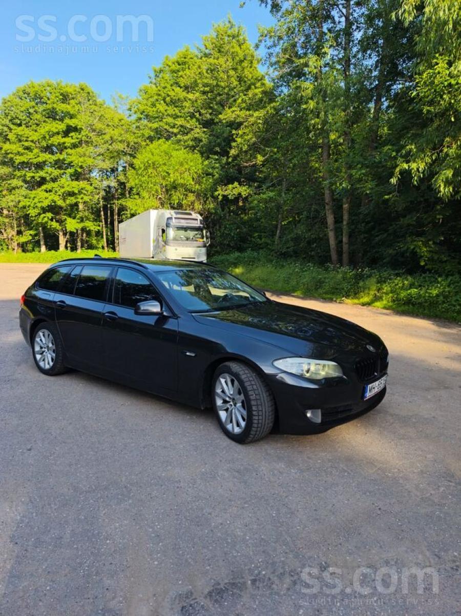 Grey BMW 530 2010 in Liepaja, with an engine capacity of 3.00 L and mileage of 309 thousand km for 7200 €, photo 4 on AUTOMOTO.COM.LV