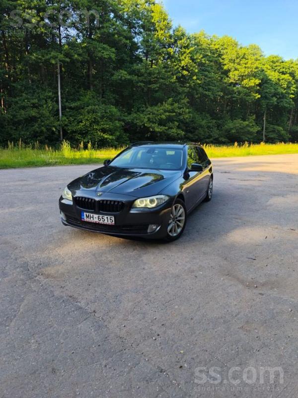 Grey BMW 530 2010 in Liepaja, with an engine capacity of 3.00 L and mileage of 309 thousand km for 7200 €, photo 4 on AUTOMOTO.COM.LV