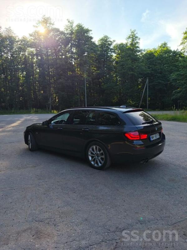 Grey BMW 530 2010 in Liepaja, with an engine capacity of 3.00 L and mileage of 309 thousand km for 7200 €, photo 6 on AUTOMOTO.COM.LV