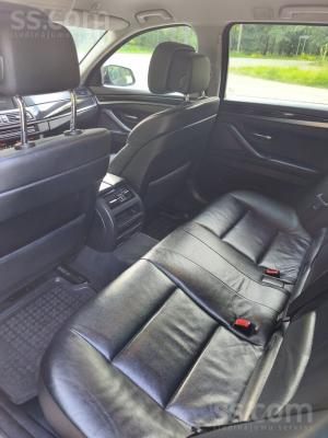 Grey BMW 530 2010 in Liepaja, with an engine capacity of 3.00 L and mileage of 309 thousand km for 7200 €, photo 13 on AUTOMOTO.COM.LV