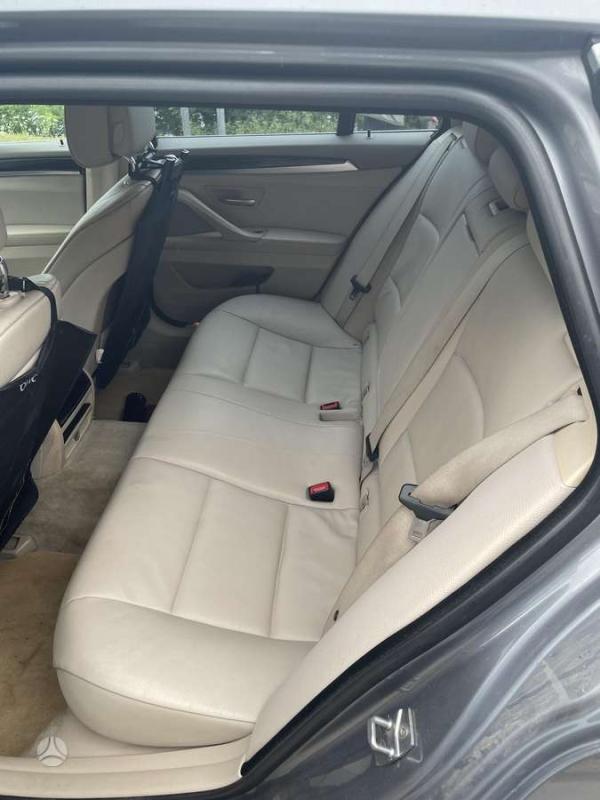 Grey BMW 530 2010 in Kaunas, with an engine capacity of 3.00 L and mileage of 420 thousand km for 5600 €, photo 8 on AUTOMOTO.COM.LV