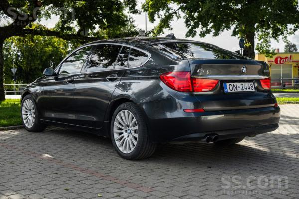 Grey BMW 530 2010 in Valmiera, with an engine capacity of 3.00 L and mileage of 354 thousand km for 9250 €, photo 4 on AUTOMOTO.COM.LV