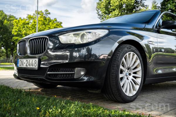 Grey BMW 530 2010 in Valmiera, with an engine capacity of 3.00 L and mileage of 354 thousand km for 9250 €, photo 6 on AUTOMOTO.COM.LV