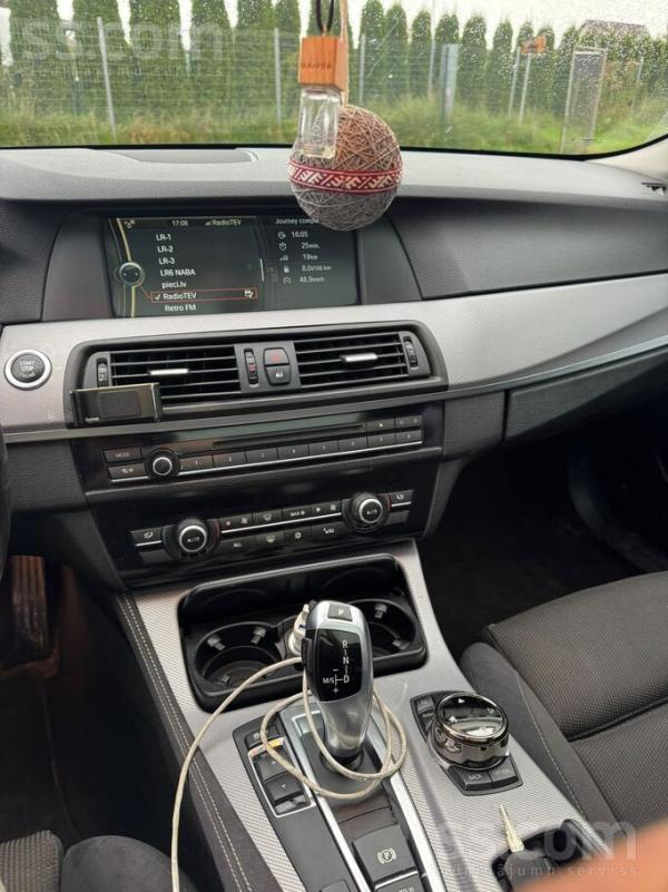 Pelēks BMW 530 2010 Ogre, ar dzinēja tilpumu 3.00 L un nobraukumu 537 tūkst. km par 6000 €, foto 8 vietnē AUTOMOTO.COM.LV