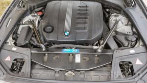 Grey BMW 530 2010 in Jelgava, with an engine capacity of 3.00 L and mileage of 284 thousand km for 8300 €, photo 10 on AUTOMOTO.COM.LV