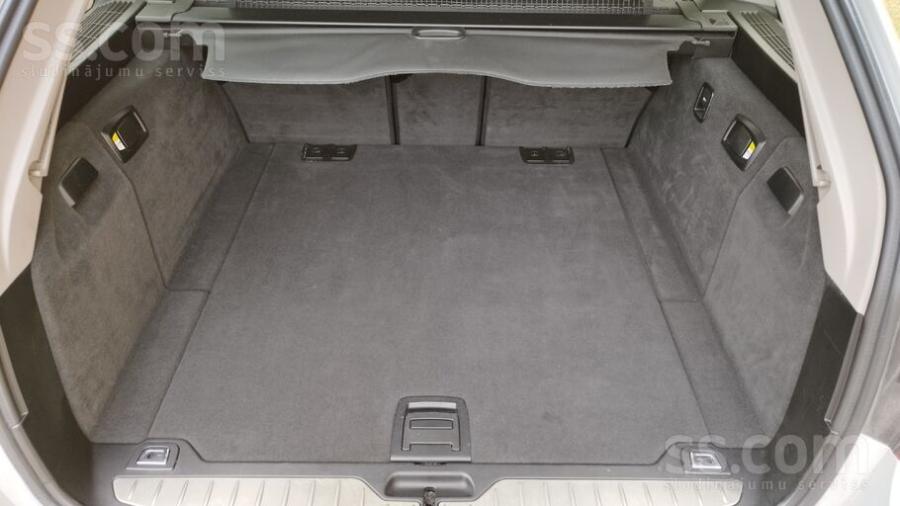 Grey BMW 530 2010 in Jelgava, with an engine capacity of 3.00 L and mileage of 284 thousand km for 8300 €, photo 12 on AUTOMOTO.COM.LV