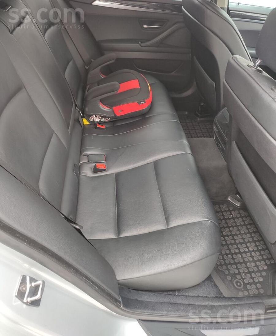 Grey BMW 530 2010 in Jelgava, with an engine capacity of 3.00 L and mileage of 284 thousand km for 8300 €, photo 24 on AUTOMOTO.COM.LV