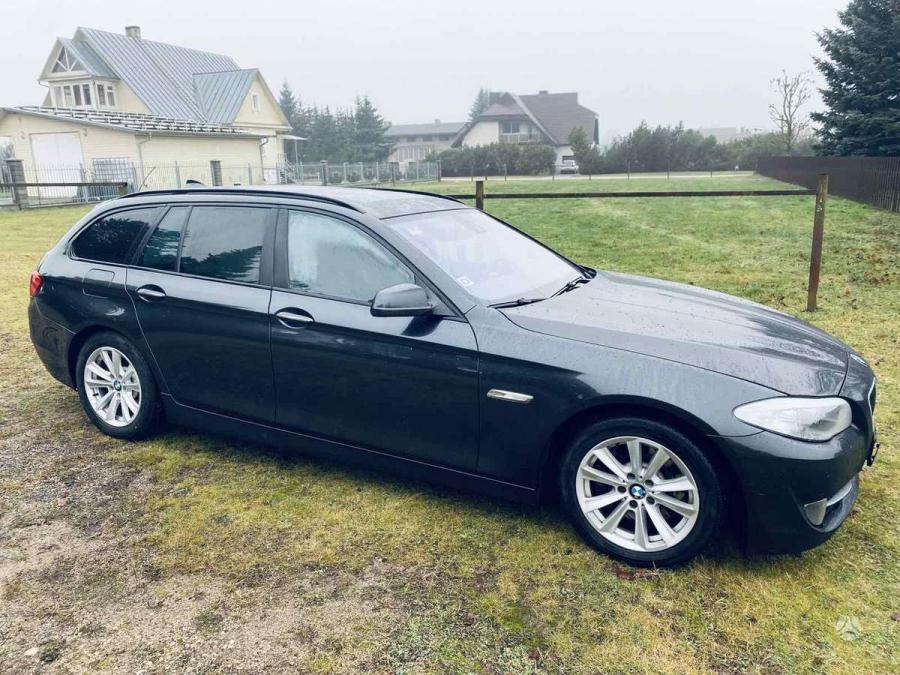 Pelēks BMW 530 2011 Utena, ar dzinēja tilpumu 2.99 L un nobraukumu 390 tūkst. km par 5100 €, foto 2 vietnē AUTOMOTO.COM.LV