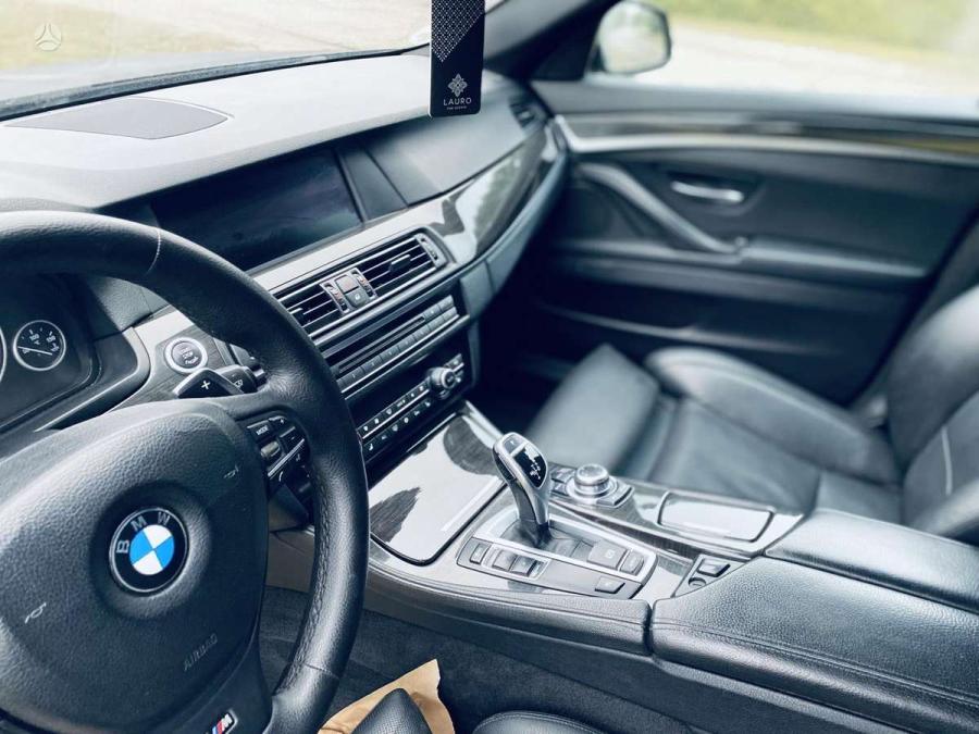 Pelēks BMW 530 2011 Utena, ar dzinēja tilpumu 2.99 L un nobraukumu 390 tūkst. km par 5100 €, foto 23 vietnē AUTOMOTO.COM.LV