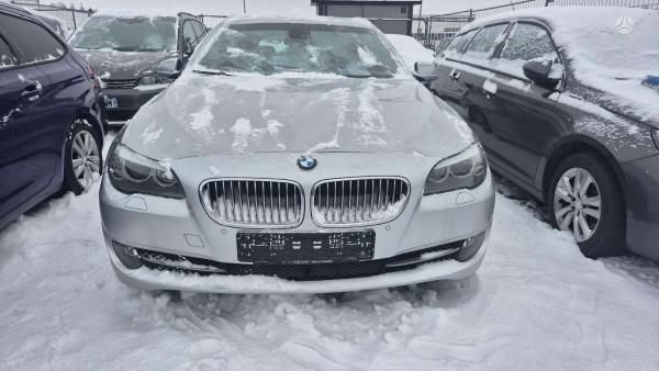 Grey BMW 530 2011 in Marijampole, with an engine capacity of 2.99 L and mileage of 287 thousand km for 8600 €, photo 2 on AUTOMOTO.COM.LV