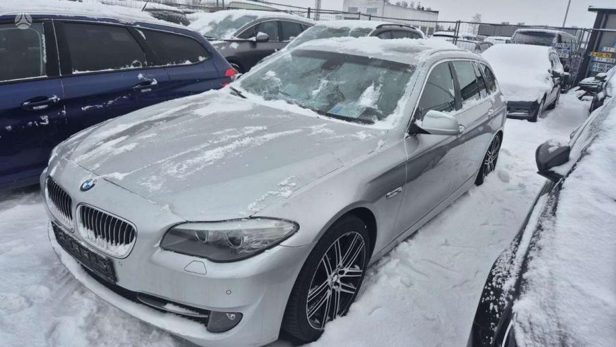 Grey BMW 530 2011 in Marijampole, with an engine capacity of 2.99 L and mileage of 287 thousand km for 8585 €, photo 3 on AUTOMOTO.COM.LV