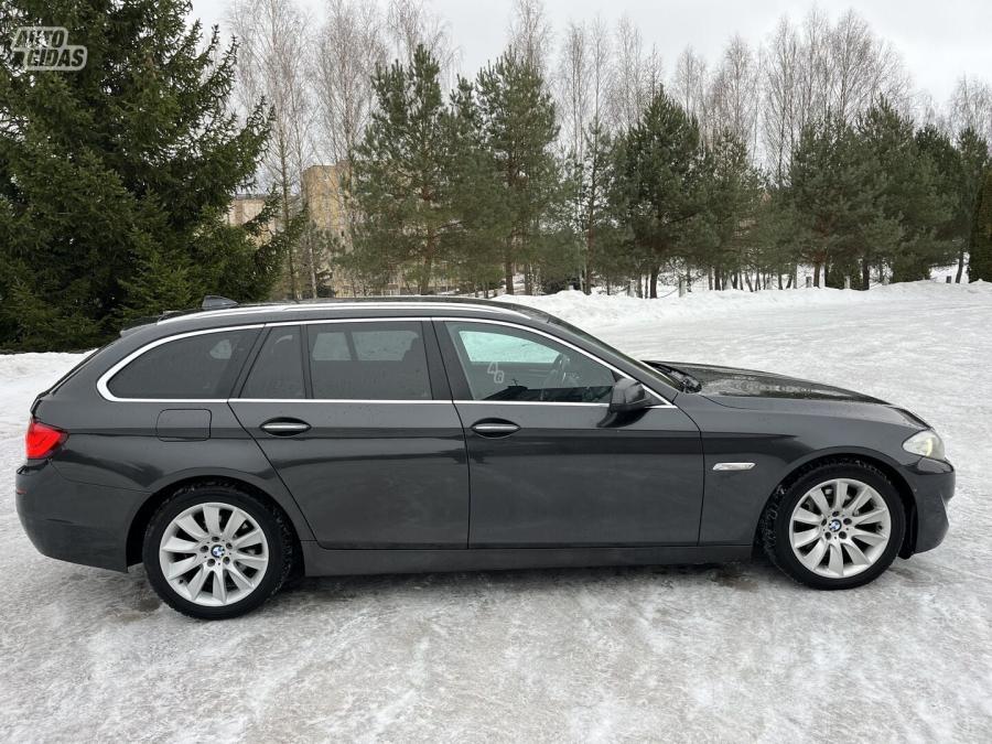 Pelēks BMW 530 2011 Alīta, ar dzinēja tilpumu 3.00 L un nobraukumu 325 tūkst. km par 6750 €, foto 8 vietnē AUTOMOTO.COM.LV
