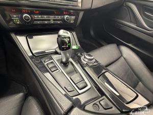 Grey BMW 530 2011 in Avizieniai, with an engine capacity of 3.00 L and mileage of 388 thousand km for 6900 €, photo 25 on AUTOMOTO.COM.LV