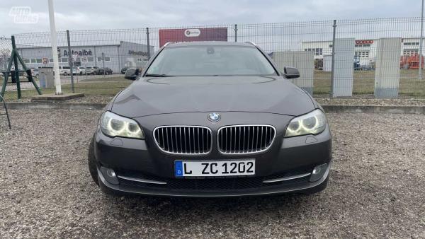 Pelēks BMW 530 2011 Marijampole, ar dzinēja tilpumu 3.00 L un nobraukumu 313 tūkst. km par 7990 €, foto 3 vietnē AUTOMOTO.COM.LV