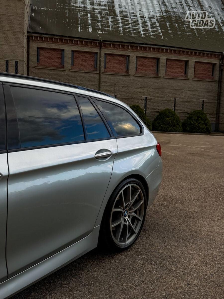 Pelēks BMW 530 2011 Alīta, ar dzinēja tilpumu 3.00 L un nobraukumu 311 tūkst. km par 10490 €, foto 11 vietnē AUTOMOTO.COM.LV