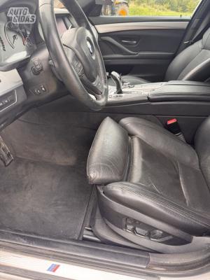 Pelēks BMW 530 2011 Alīta, ar dzinēja tilpumu 3.00 L un nobraukumu 311 tūkst. km par 10490 €, foto 12 vietnē AUTOMOTO.COM.LV