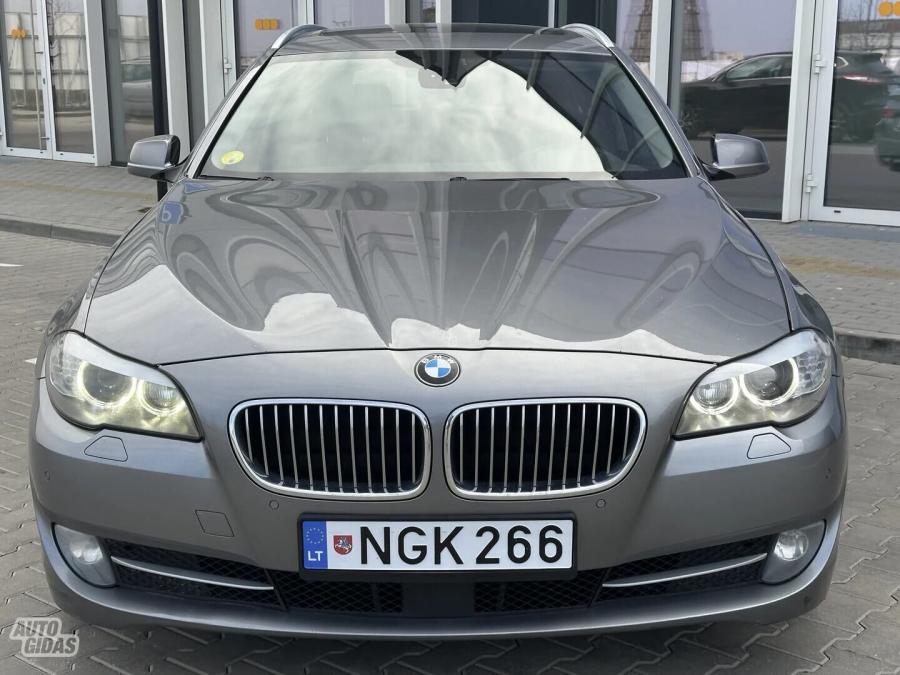 Grey BMW 530 2011 in Vilnius, with an engine capacity of 3.00 L and mileage of 371 thousand km for 7300 €, photo 3 on AUTOMOTO.COM.LV
