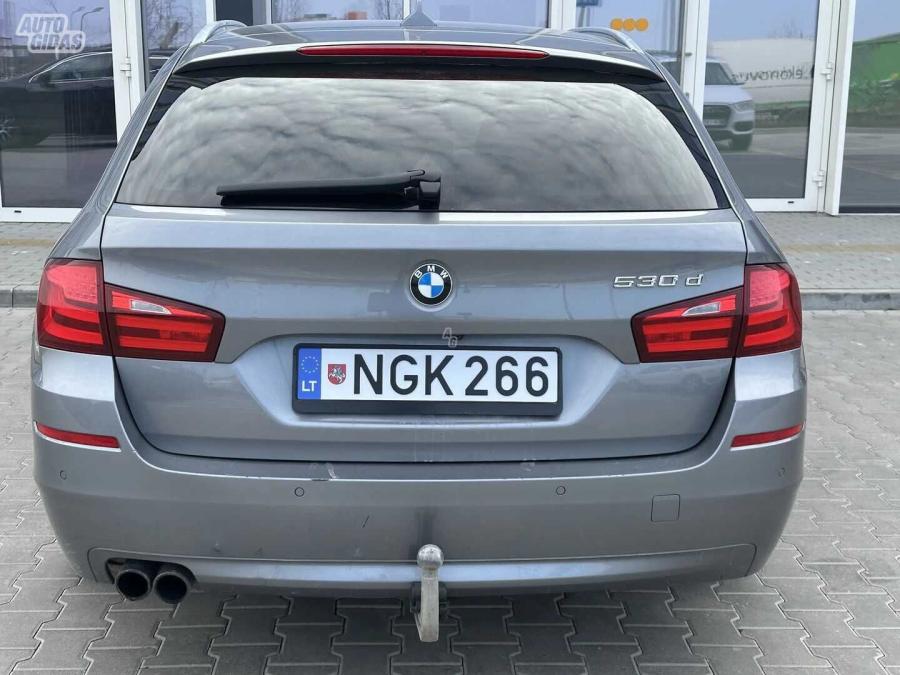 Grey BMW 530 2011 in Vilnius, with an engine capacity of 3.00 L and mileage of 371 thousand km for 7300 €, photo 6 on AUTOMOTO.COM.LV