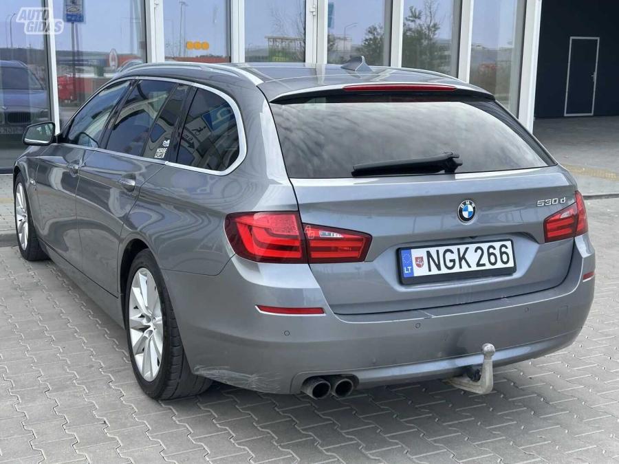 Grey BMW 530 2011 in Vilnius, with an engine capacity of 3.00 L and mileage of 371 thousand km for 7300 €, photo 7 on AUTOMOTO.COM.LV