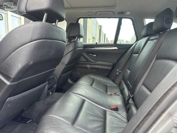 Pelēks BMW 530 2011 Viļņa, ar dzinēja tilpumu 3.00 L un nobraukumu 371 tūkst. km par 7300 €, foto 9 vietnē AUTOMOTO.COM.LV