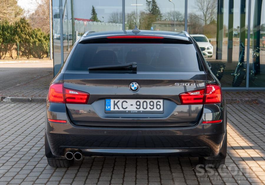 Grey BMW 530 2011 in Cesis, with an engine capacity of 3.00 L and mileage of 410 thousand km for 8750 €, photo 5 on AUTOMOTO.COM.LV