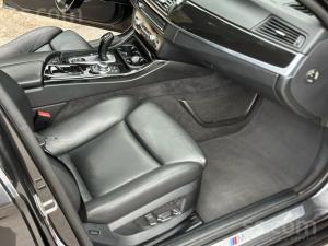 Grey BMW 530 2011 in Riga, with an engine capacity of 3.00 L and mileage of 254 thousand km for 10500 €, photo 13 on AUTOMOTO.COM.LV