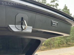 Grey BMW 530 2011 in Riga, with an engine capacity of 3.00 L and mileage of 254 thousand km for 10500 €, photo 16 on AUTOMOTO.COM.LV