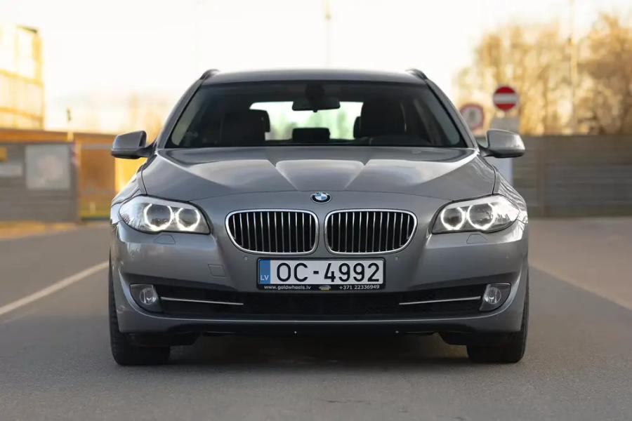 Pelēks BMW 530 2011 Jelgava, ar dzinēja tilpumu 3.00 L un nobraukumu 314 tūkst. km par 9200 €, foto 4 vietnē AUTOMOTO.COM.LV