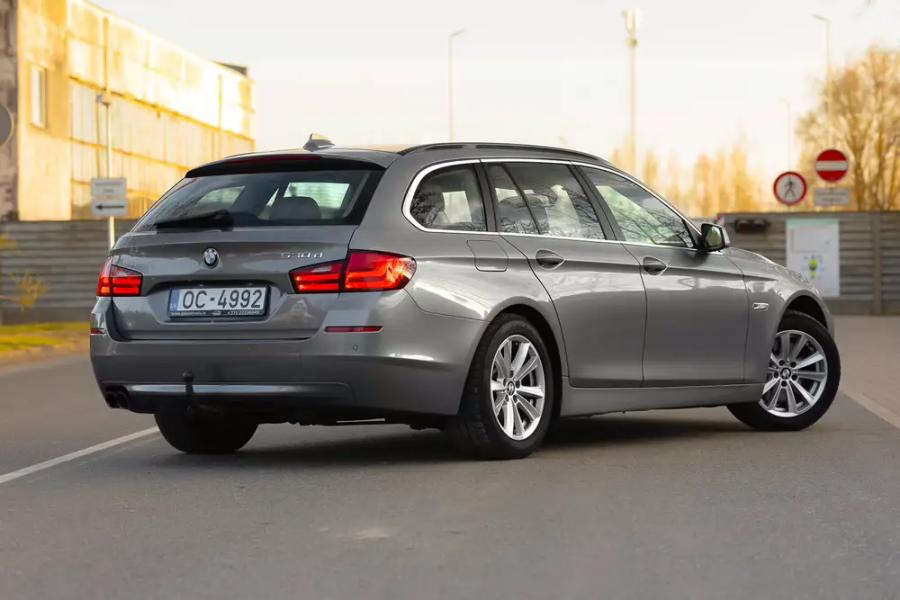 Pelēks BMW 530 2011 Jelgava, ar dzinēja tilpumu 3.00 L un nobraukumu 314 tūkst. km par 9200 €, foto 6 vietnē AUTOMOTO.COM.LV