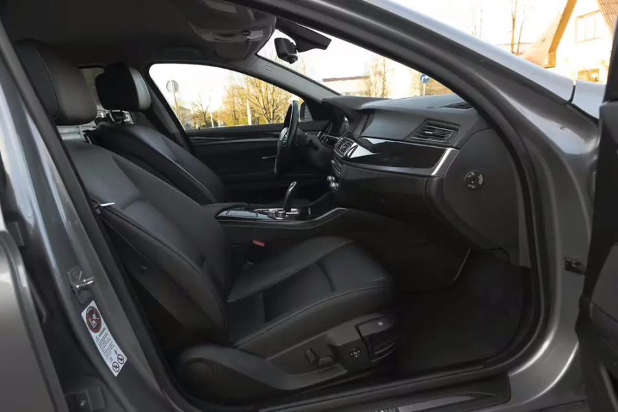 Pelēks BMW 530 2011 Jelgava, ar dzinēja tilpumu 3.00 L un nobraukumu 314 tūkst. km par 9200 €, foto 16 vietnē AUTOMOTO.COM.LV
