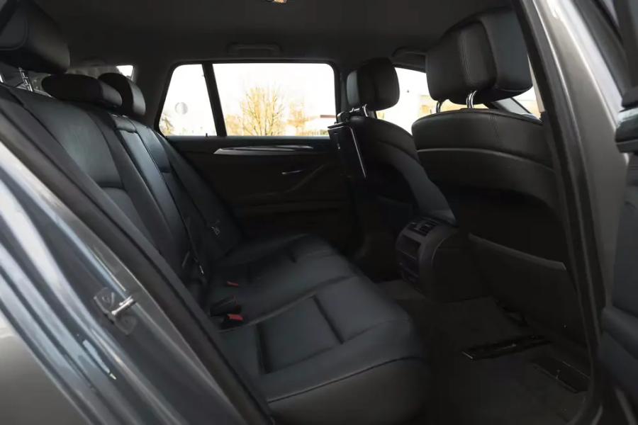 Pelēks BMW 530 2011 Jelgava, ar dzinēja tilpumu 3.00 L un nobraukumu 314 tūkst. km par 9200 €, foto 20 vietnē AUTOMOTO.COM.LV