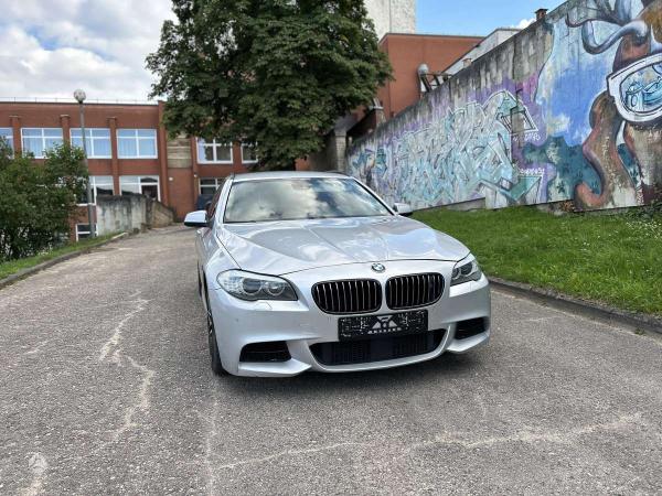 Grey BMW 530 2011 in Panevezys, with an engine capacity of 3.00 L and mileage of 329 thousand km for 8750 €, photo 2 on AUTOMOTO.COM.LV