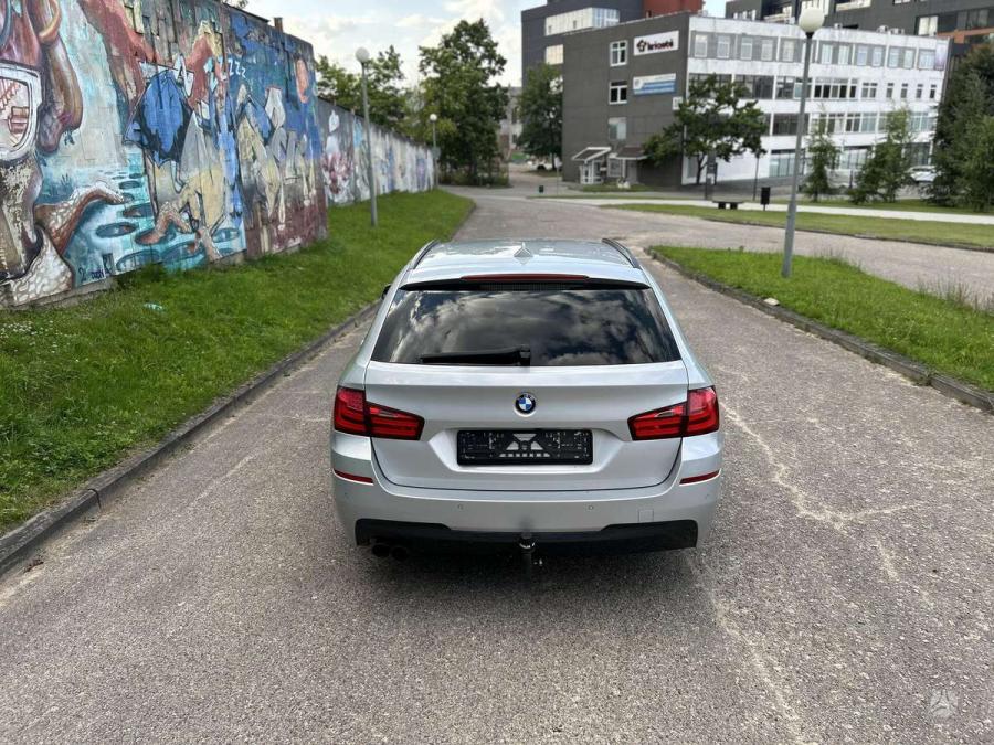 Grey BMW 530 2011 in Panevezys, with an engine capacity of 3.00 L and mileage of 329 thousand km for 8750 €, photo 6 on AUTOMOTO.COM.LV
