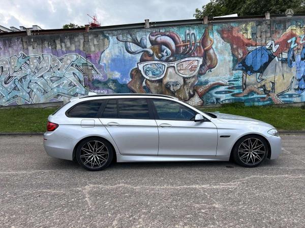 Grey BMW 530 2011 in Panevezys, with an engine capacity of 3.00 L and mileage of 329 thousand km for 8750 €, photo 8 on AUTOMOTO.COM.LV