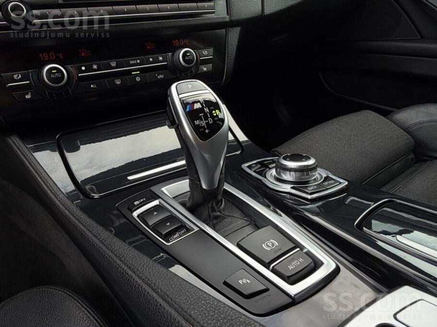 Grey BMW 530 2011 in Riga, with an engine capacity of 3.00 L and mileage of 360 thousand km for 9490 €, photo 19 on AUTOMOTO.COM.LV