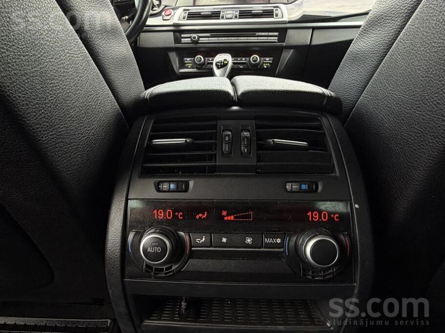 Grey BMW 530 2011 in Riga, with an engine capacity of 3.00 L and mileage of 360 thousand km for 9490 €, photo 20 on AUTOMOTO.COM.LV