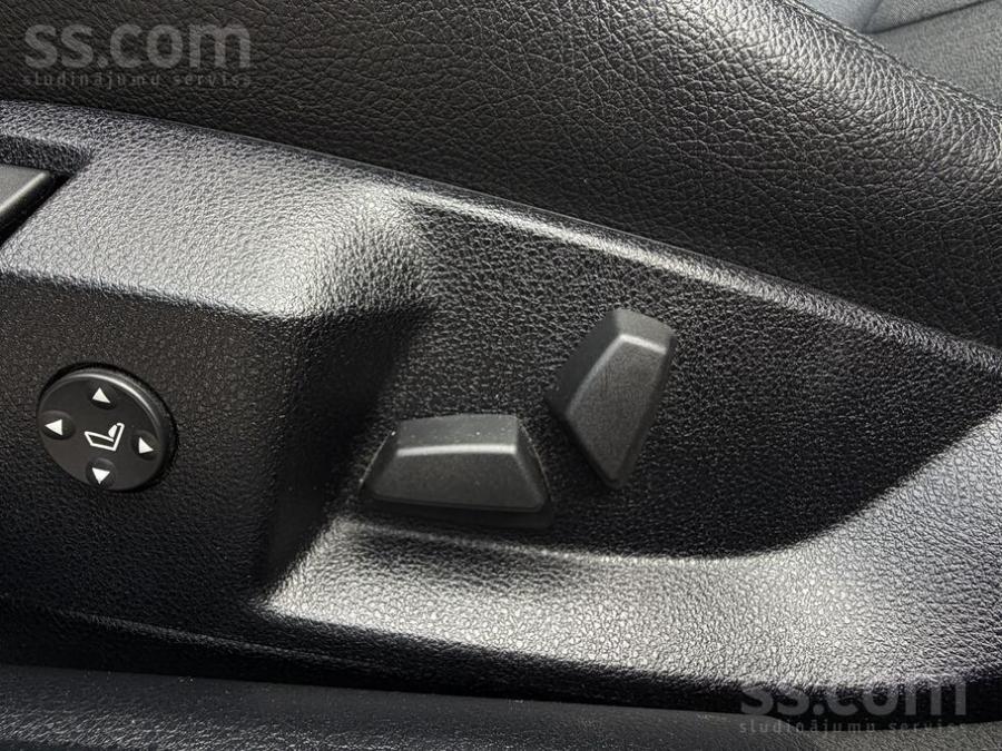 Grey BMW 530 2011 in Riga, with an engine capacity of 3.00 L and mileage of 360 thousand km for 9490 €, photo 22 on AUTOMOTO.COM.LV