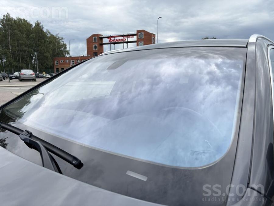 Grey BMW 530 2011 in Riga, with an engine capacity of 3.00 L and mileage of 360 thousand km for 9490 €, photo 25 on AUTOMOTO.COM.LV