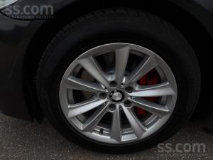 Grey BMW 530 2011 in Riga, with an engine capacity of 3.00 L and mileage of 360 thousand km for 9490 €, photo 28 on AUTOMOTO.COM.LV