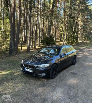 Pelēks BMW 530 2011 Kauņa, ar dzinēja tilpumu 2.00 L un nobraukumu 444 tūkst. km par 7200 €, foto 4 vietnē AUTOMOTO.COM.LV