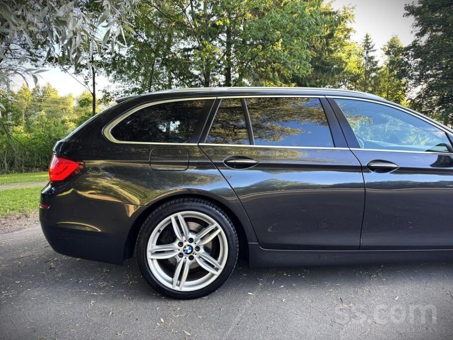 Pelēks BMW 530 2011 Jūrmala, ar dzinēja tilpumu 3.00 L un nobraukumu 280 tūkst. km par 9399 €, foto 14 vietnē AUTOMOTO.COM.LV