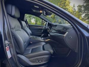 Grey BMW 530 2011 in Jurmala, with an engine capacity of 3.00 L and mileage of 280 thousand km for 9399 €, photo 17 on AUTOMOTO.COM.LV