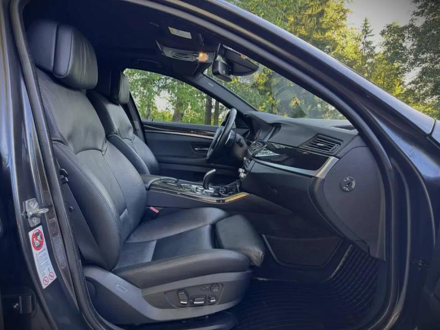 Grey BMW 530 2011 in Jurmala, with an engine capacity of 3.00 L and mileage of 280 thousand km for 9399 €, photo 17 on AUTOMOTO.COM.LV