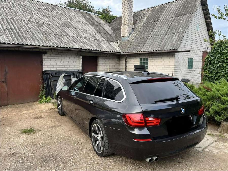 Grey BMW 530 2011 in Vilnius, with an engine capacity of 2.99 L and mileage of 370 thousand km for 7800 €, photo 7 on AUTOMOTO.COM.LV