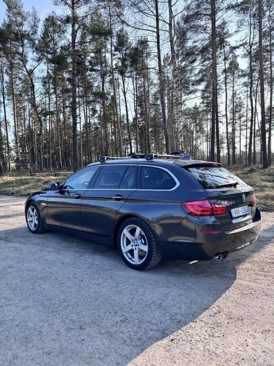 Grey BMW 530 2011 in Riga, with an engine capacity of 3.00 L and mileage of 291 thousand km for 11000 €, photo 4 on AUTOMOTO.COM.LV