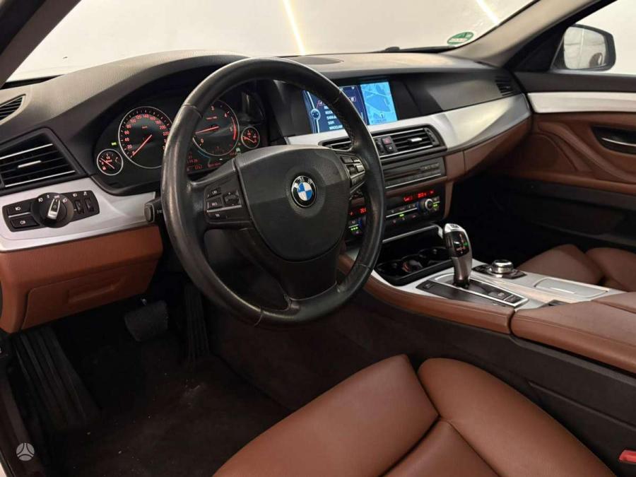 Grey BMW 530 2011 in Marijampole, with an engine capacity of 2.99 L and mileage of 287 thousand km for 8650 €, photo 3 on AUTOMOTO.COM.LV